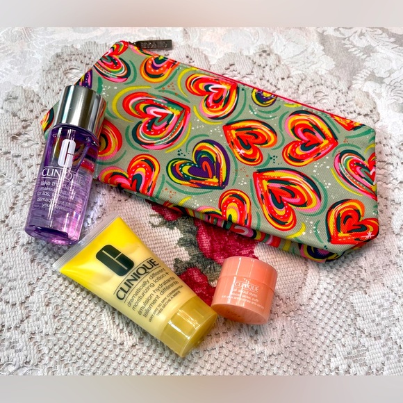 Clinique | Bags | New Clinique Skin Care Bundle With Cosmetics Bag Nwot ...